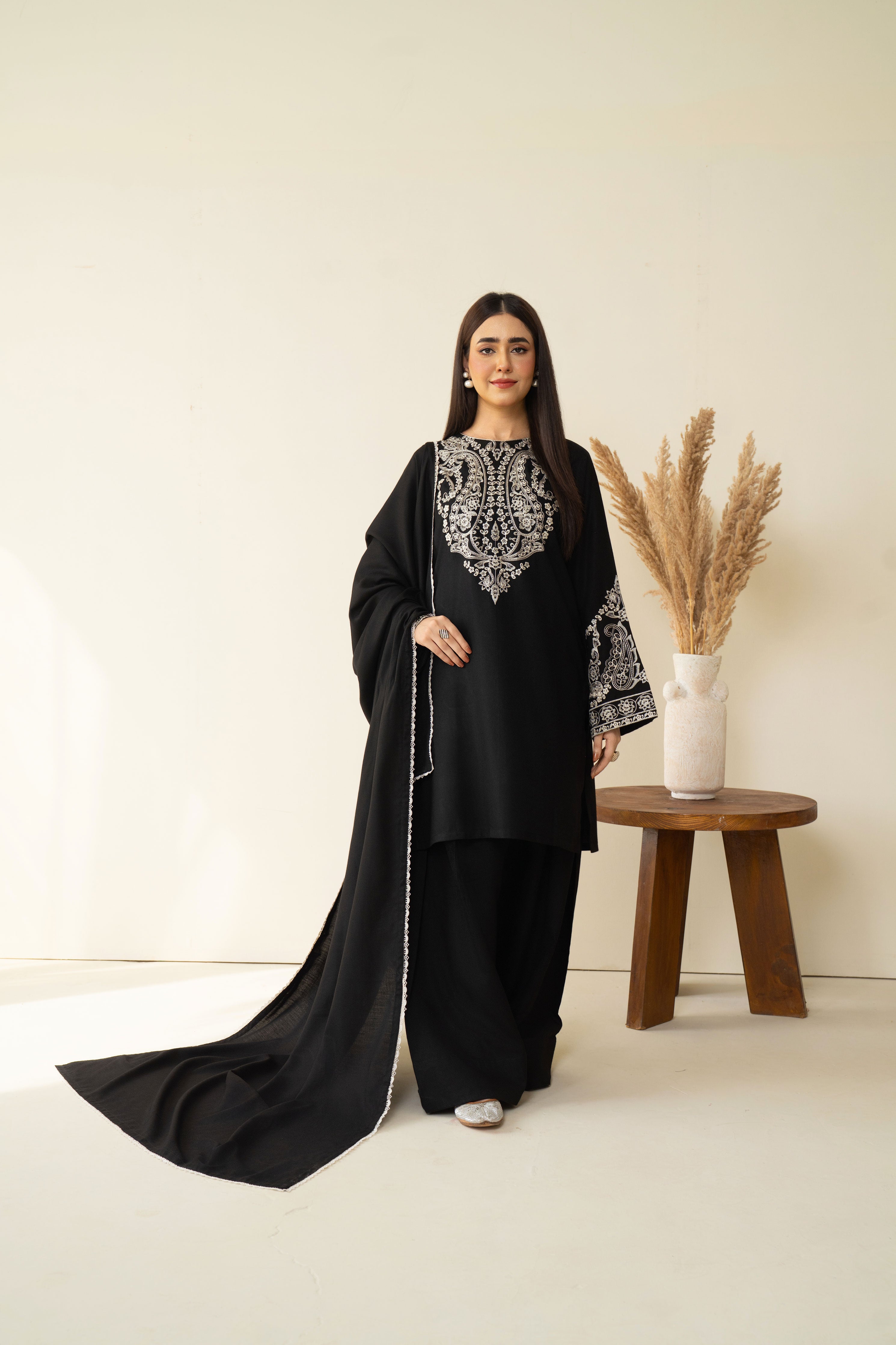 Tiraz Pakistan, Stitched Pakistani Suits, Worldwide Shipping